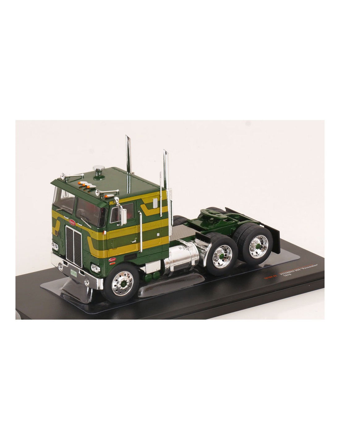 Voiture miniature Peterbilt T 352 Pacemake Green 1979 1/43 - TR184 IXO